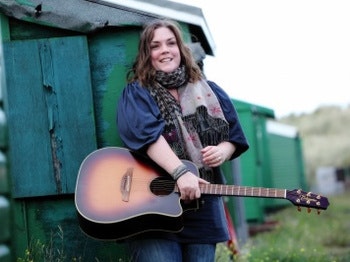 Rebekah Findlay tour dates & tickets 2026 | Ents24