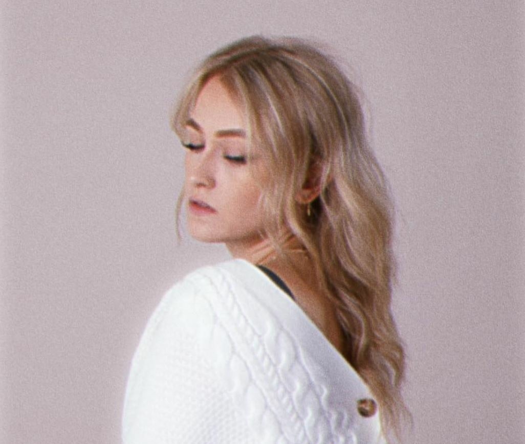 Chloe Elliot tour dates & tickets 2024 | Ents24